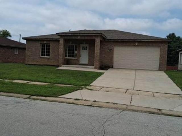 13938 S Reeves Rd, Robbins, IL 60472