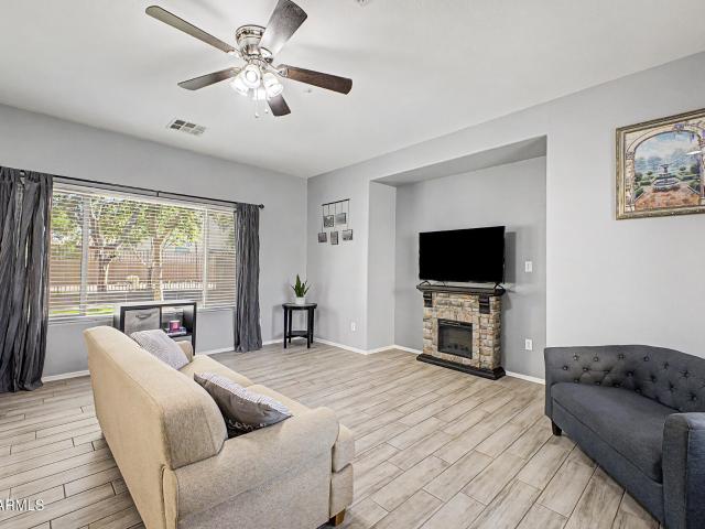 1393 e joseph way