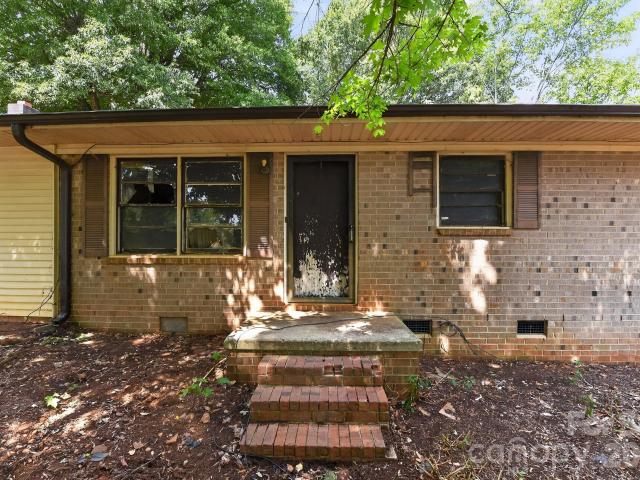 1393 Field Circle
