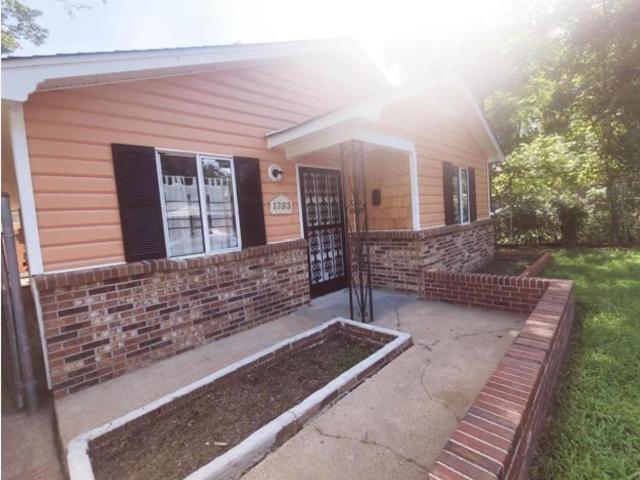 1393 gold ave