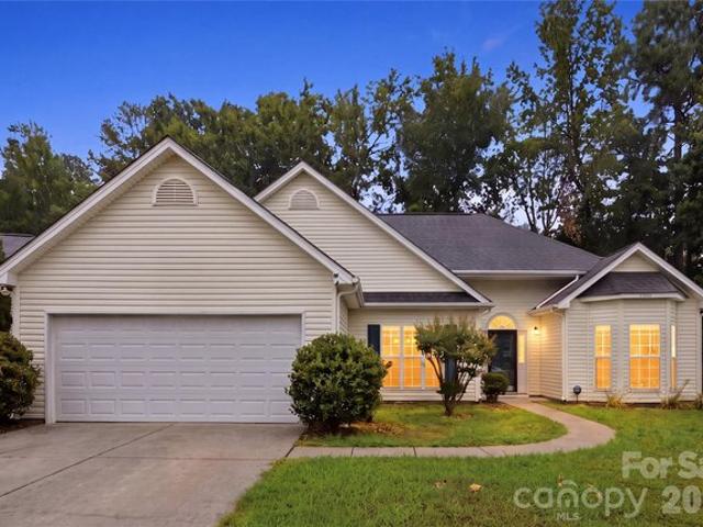 1393 Hollythorne Dr, Rock Hill, SC 29732