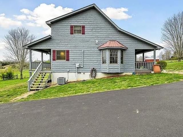 1393 Jones Chapel Rd, Byrdstown, TN 38549