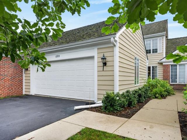 1393 W Shire Cir Unit 2, Inverness, IL 60067