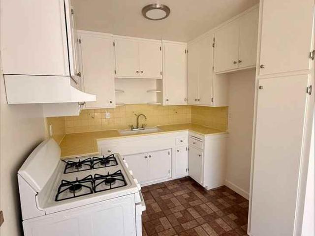 139 & 143 N. Mariposa Ave. Studio Apartment for Rent at 139 & 143 N. Mariposa Ave Los Angeles, CA 90004 Wilshire Center Koreatown