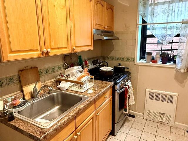 139 1 rd Ave 101