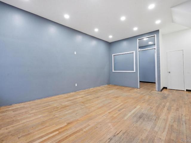 139 27 Queens Blvd