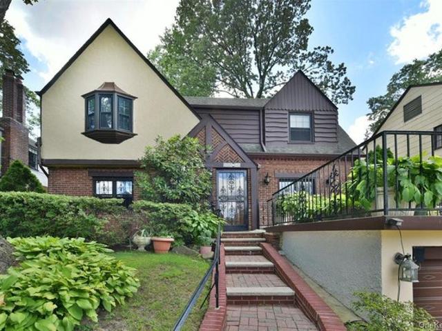 139 30 Coolidge Ave, Briarwood, NY 11435