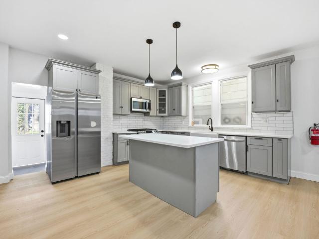 139 West 51St St