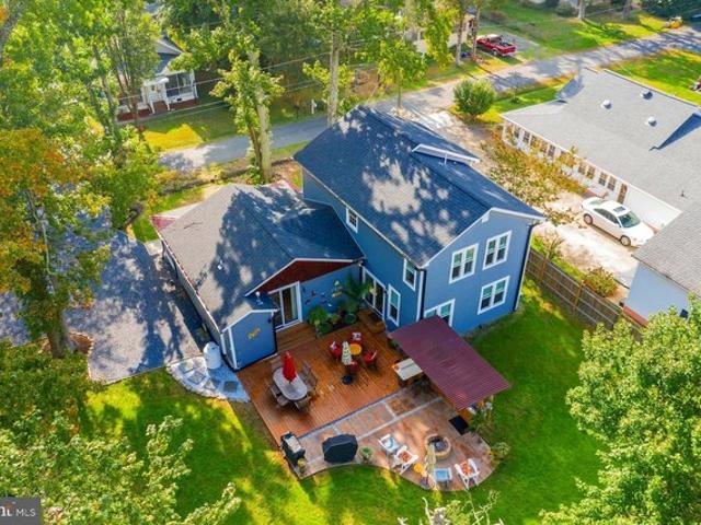 139 8th St, Colonial Beach, VA 22443