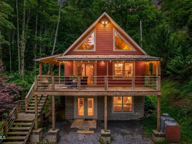 139 Charlie Harrell Ln, Hampton, TN 37658