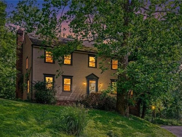 139 Alleyne Dr, Pittsburgh, PA 15215