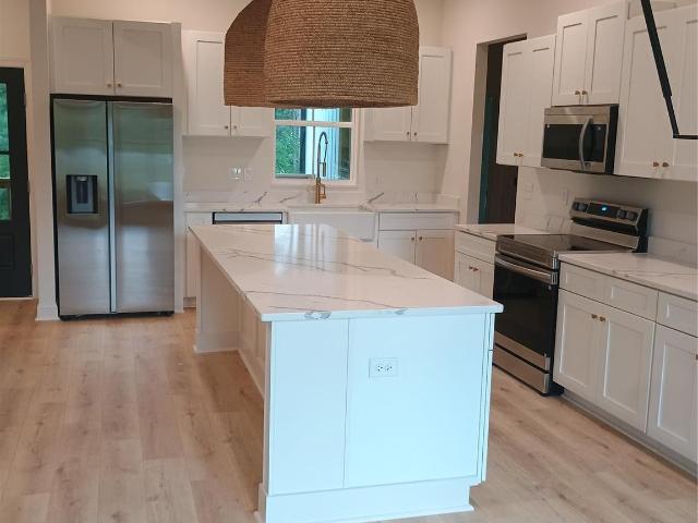 139 Blue Sky Circle