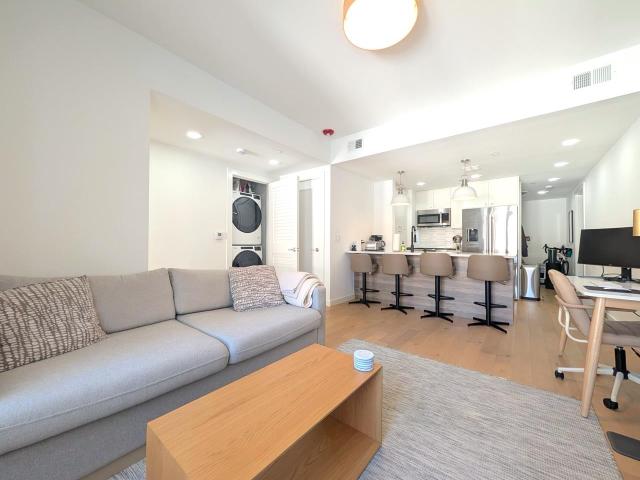 139 Brunswick St # 304