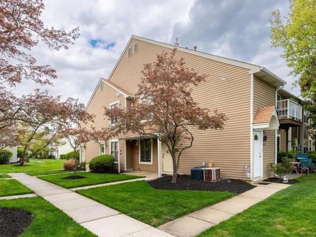 139 Bradford Ct, Mount Laurel, NJ 08054