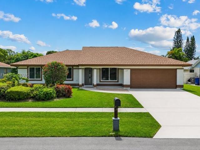 139 Galiano St, Royal Palm Beach, FL 33411