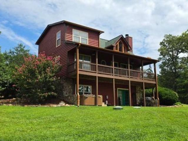 139 Gladys Ln, Young Harris, GA 30582