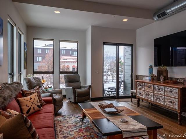 139 E 2nd St Apt 201, Whitefish, MT 59937