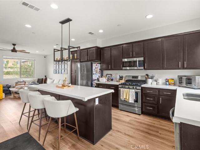 139 E Knox Dr