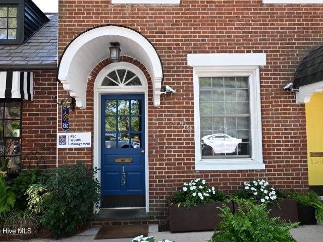 139 E Pennsylvania Avenue # A2