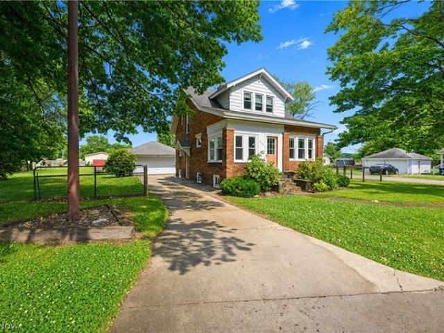 139 East Ave NE, Tuscarawas, OH 44682