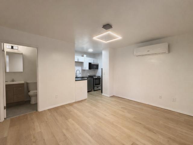 139 East Clifton Ave Studio Apartment for Rent at 139 E Clifton Ave, Cincinnati, OH 45202 Over The Rhine