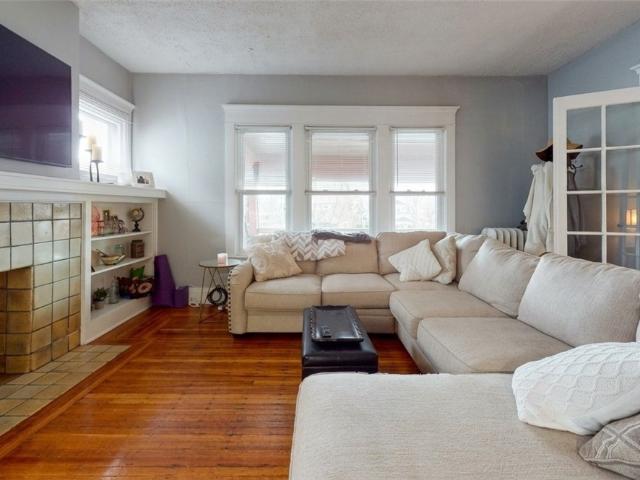139 Fordham DR upper