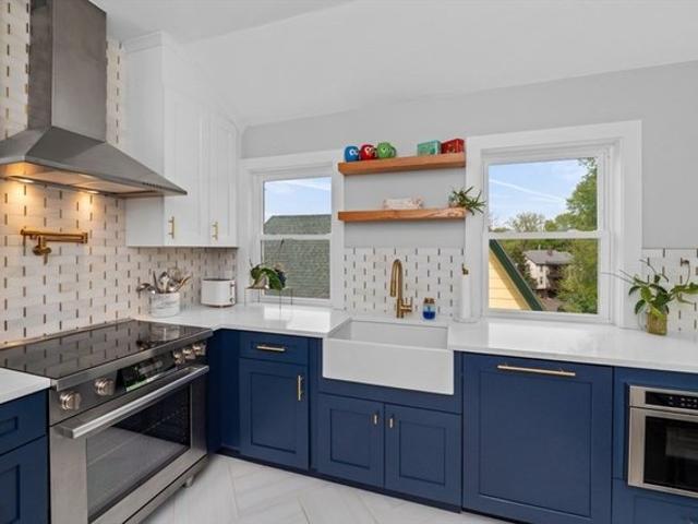139 Florence St Unit 139, Boston, MA 02131