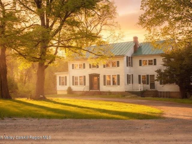 139 Haddock Hill Rd, Old Chatham, NY 12136