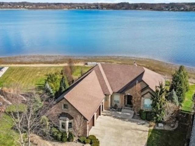 139 Heron Bay Dr, Poland, OH 44514