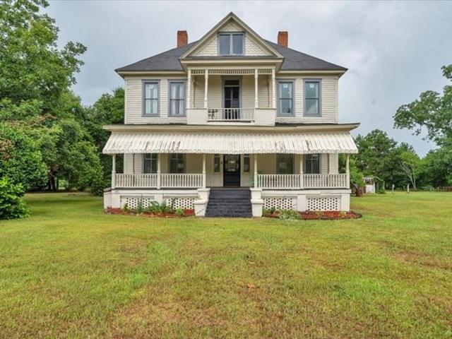 139 Old Chestnut St, Lumpkin, GA 31815