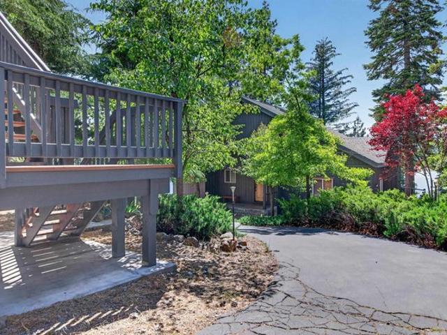 139 Lake Almanor West Dr, Lake Almanor West, CA 96020