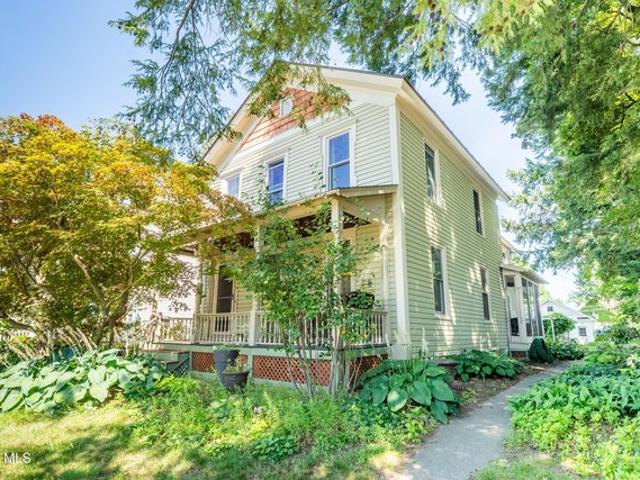 139 Lincoln Ave, Saratoga Springs, NY 12866