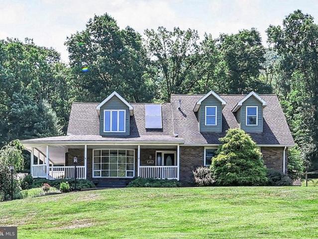 139 Molleystown Rd, Pine Grove, PA 17963