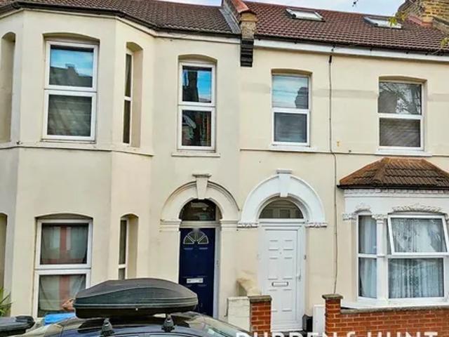 139 Montague Road, London, E11 3EW, United Kingdom | 3 bed apartment for rent #135670932 | Rentberry