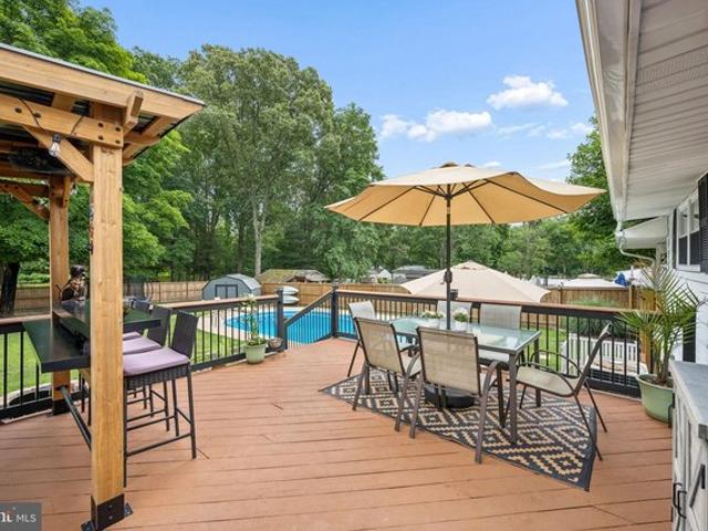 139 Magothy Beach Rd, Pasadena, MD 21122