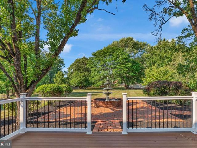139 Mallard Drive W