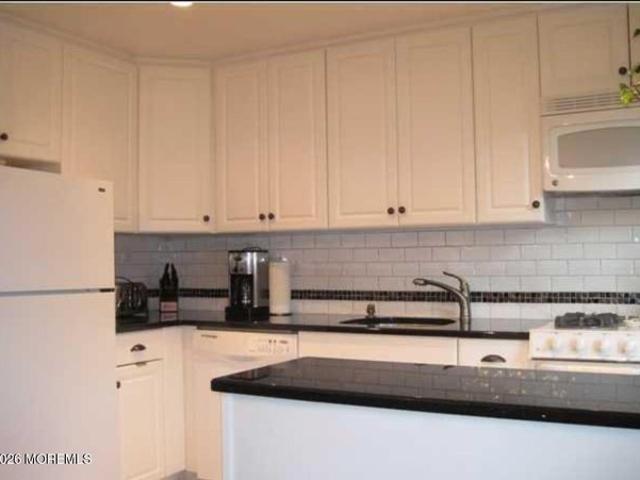 139 Manor Dr Unit 1305, Red Bank, NJ 07701