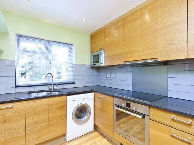 139 Maple Road, Surbiton, Surrey KT6, 2 bed flat to rent, £1,850 pcm | PrimeLocation