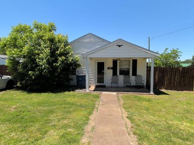 139 Meek St, Martin, TN 38237