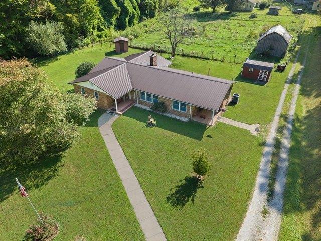 139 Midway Dr, Mayking, KY 41837