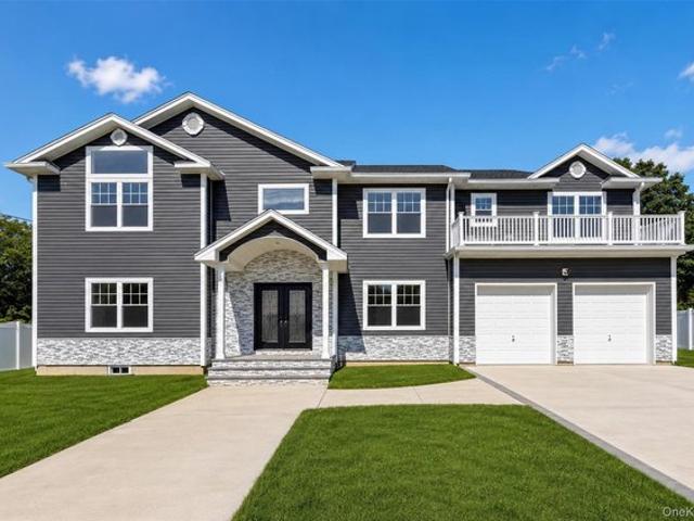 139 Miller Ave, Amityville, NY 11701