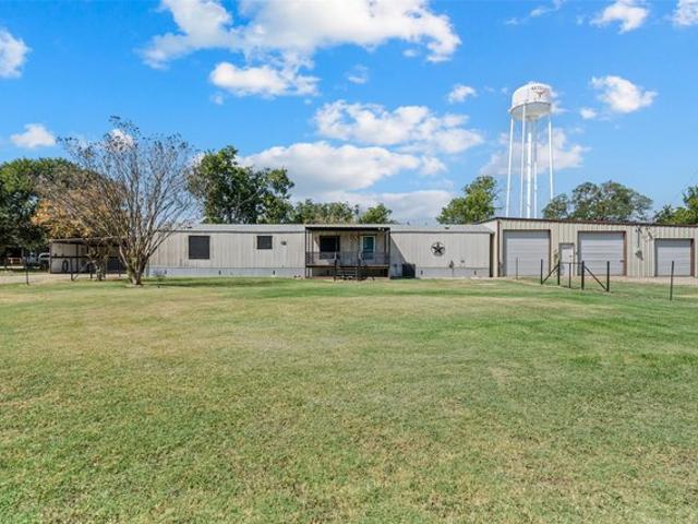 139 N 4th St, Axtell, TX 76624
