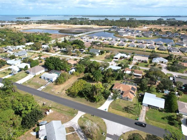 139 S Wimbrow Dr, Sebastian, FL 32958 | MLS #296103