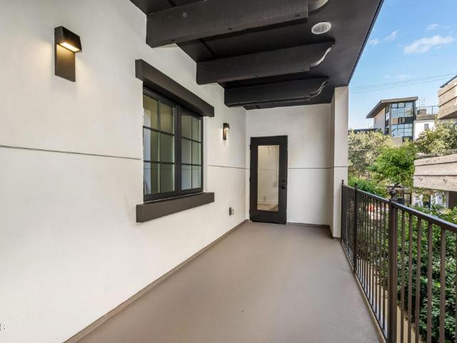 139 S Oak Knoll Avenue 404