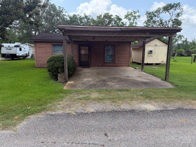 139 Scout Rd, Jones Creek, TX 77541
