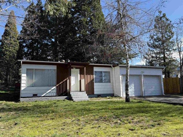 139 Ski Village Dr, Mount Shasta, CA 96067