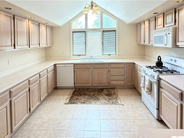 139 St Thomas Dr