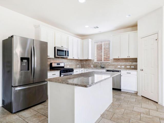 139 Palm Dr