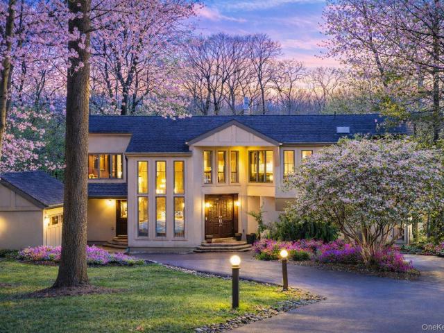 139 Pascack Rd, Pearl River, NY 10965 | MLS #975928 | Compass