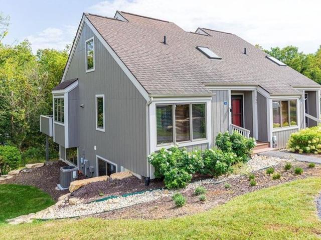 139 Plum Cove Dr, Galena, IL 61036